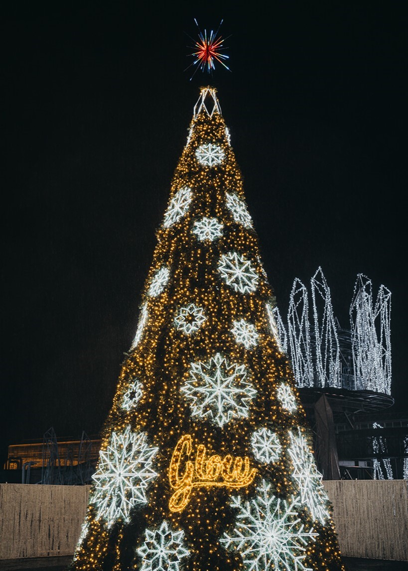 Glow Edmonton | Indoor Christmas Light Festival & Family Holiday Event